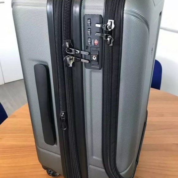 Tesla | Bags | Tesla Carryon Luggage Case Complete Set 3 Xtra Bag ...